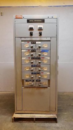 2000A GE AV Line Switchboard 277/480 Meters & 12 Switches in ...