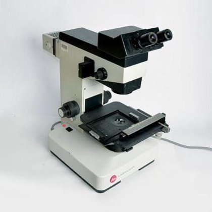 LEITZ INVERTED MICROSCOPE - TYPE 090-122.012 in Montreuil, Île-de ...
