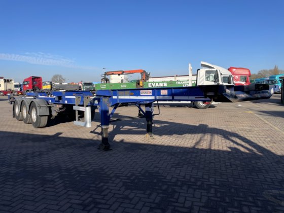 2013 DENNISON LOCK AND GO SLIDING SKELETAL TRAILER in England, United ...