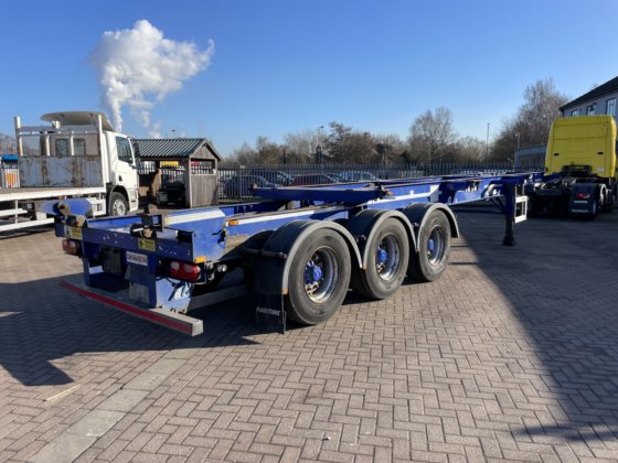 2013 DENNISON LOCK AND GO SLIDING SKELETAL TRAILER in England, United ...