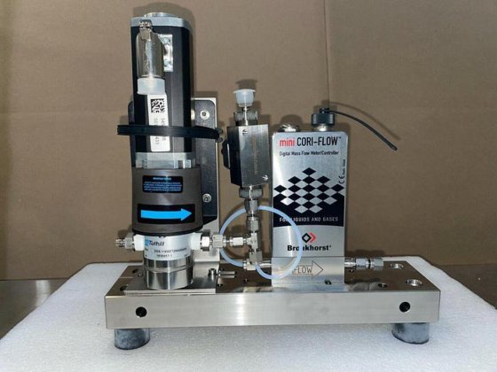 AS8 SUSS MICROTEC PUMP SYSTEM WITH MINI CORIFLOW DOSING SYSTEM with ...