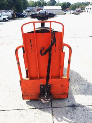 TOYOTA ELECTRIC TOW TRACTOR TUGGER TRUCK MODEL 8TB50 in Greensboro, NC, USA