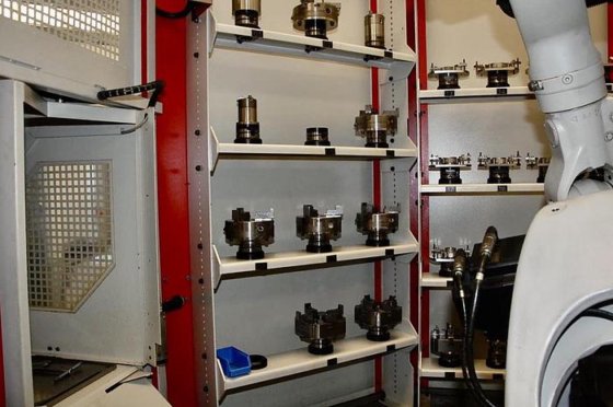 2007 Hermle C30 U in Melzo, Italy