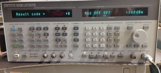 Low Phase Noise synthesized signal generator HP8644B WORKS! 1GHz +19dBm ...