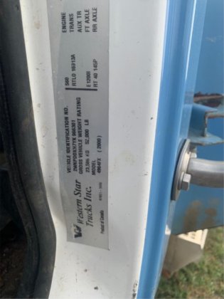 2000 Eaton Front Drive Steer Axle in Toronto, Ontario, Canada