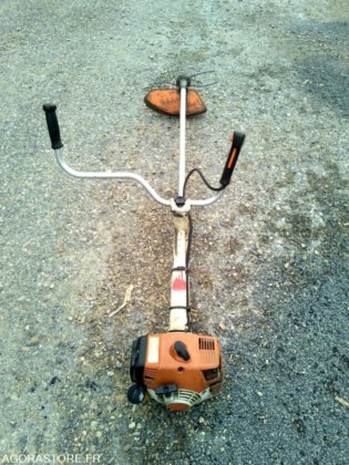 Brushcutter stihl fr450 (out of order) in Montreuil, France