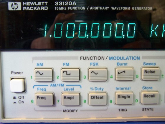 10529 HP 33120A 15 MHZ FUNCTION / ARBITRARY WAVEFORM GENERATOR in Elk ...