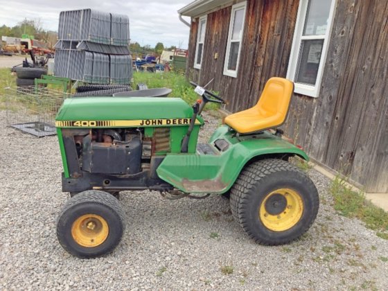 John Deere 400 Lawn Tractor in Lindsay, Ontario, Canada