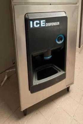 Hoshizaki DB-200H Floor Model Ice Dispenser Bin in Grand Rapids, MI, USA
