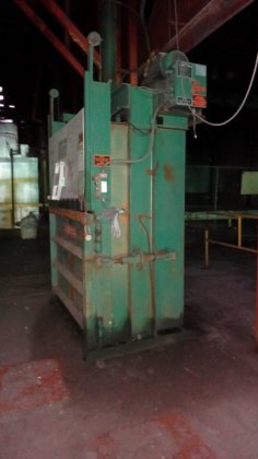 Load King Vertical Baler in Tuscaloosa, AL, USA