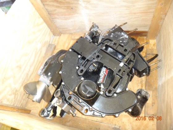 (2)Mercury first generation Alpha drives, upper & lower halves - in ...