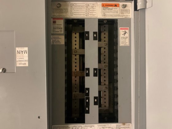 Cutler-Hammer Breaker Panel PM1, 400A, Main/Capacity, 3 Ph, 240V in ...