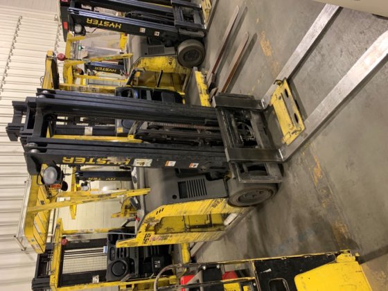 2004 2004 Hyster E40HSD Stand-Up Docker 3 Wheel Forklift, 36V in ...