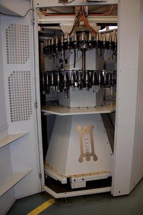 2007 Hermle C30 U in Melzo, Italy