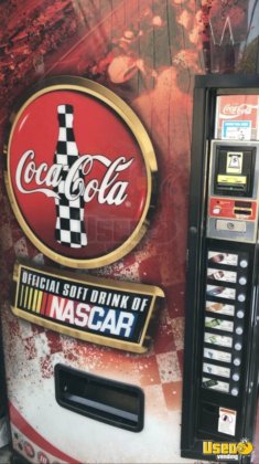 Dixie Narco 501E Electronic Soda Cold Drink Vending Machine in ...