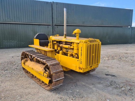CATERPILLAR D4 CRAWLER TRACTOR in Ramsbury, England, United Kingdom
