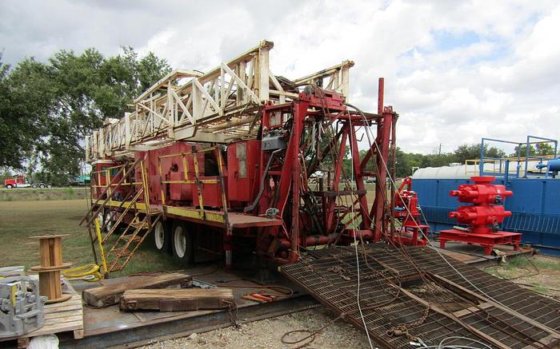 Franks Rocket 658 Workover Rig in Broussard, LA, USA