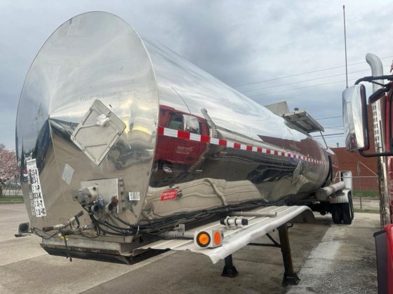 1996 BRENNER TANK TRAILERS in Evansville, IN, USA