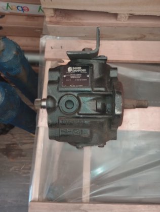 Sauer Danfoss Pump 4445098 Model Code Mpt044D in Elkhart Lake, WI, USA