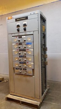 2000A GE AV Line Switchboard 277/480 Meters & 12 Switches in ...