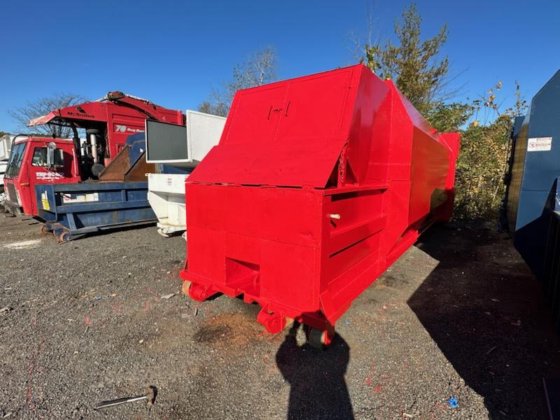 35yd Self-Contained Compactor in East Brunswick, NJ, USA