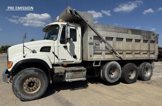 2005 MACK CV713 in Kentucky, USA