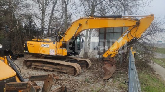 2016 JCB Js220Lc Tracked Excavator in Poland