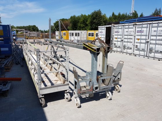 ALTREX / ASTRO E 86 suspended platform in Poland