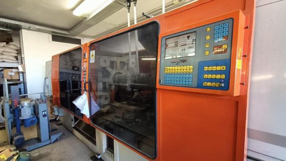 MIR RMP 190 TON PLASTIC INJECTION MACHINE in Ancona, Italy