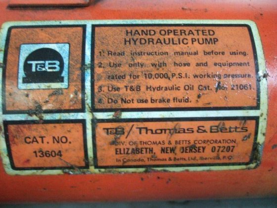 T&B Thomas And Betts Hand Operated Hydraulic Pump 13604 in Oxnard, CA, USA