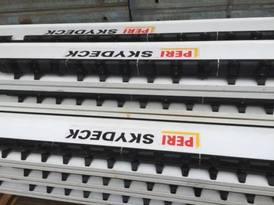 Peri Sky Deck with accessories in Ulm, Baden-Württemberg, Germany