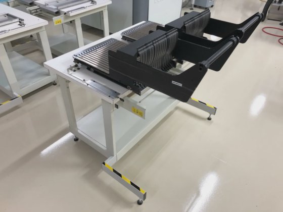Universal Instruments Feeder Bank Change Storage Table with Removable ...