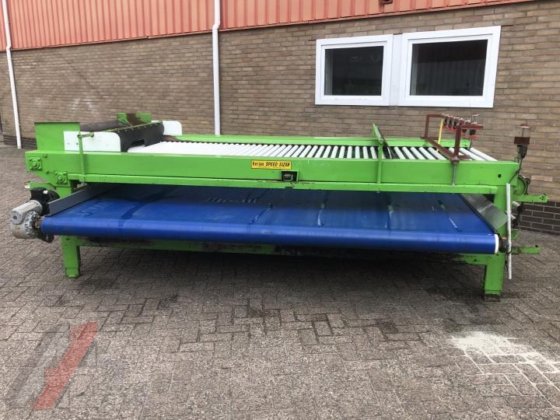 Kerian sizer X60 roller sorter in Sint Annaparochie, Friesland, Netherlands