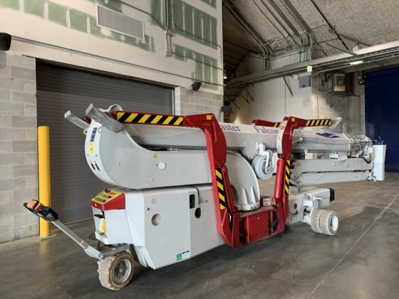 2005 Reachmaster Falcon FS105 Atrium Lift in Kansas City, MO, USA