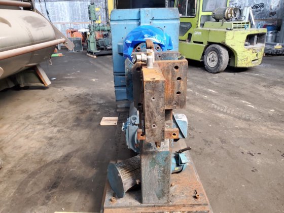 NRM 3 1/2" Rubber Extruder in Cleveland, OH, USA