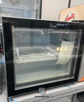 CUBE 50 NS static negative countertop display case in Chieti, Italy