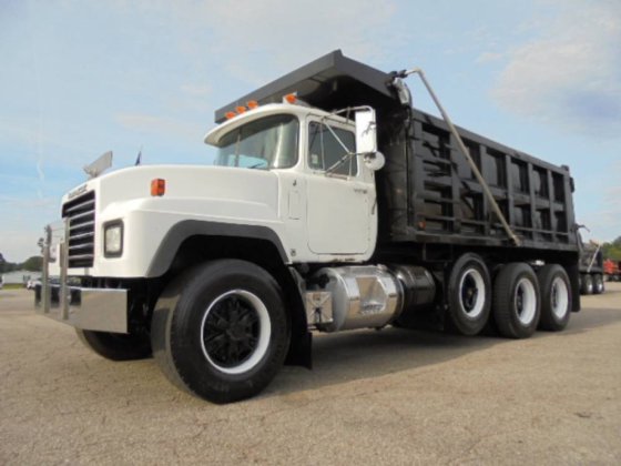Mack RD688S Dump truck