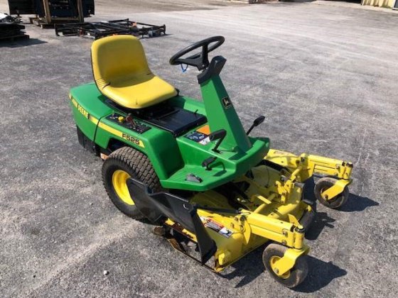 John Deere F525 Lawn Mower