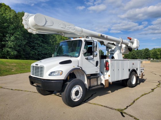 Altec AM55 Bucket (boom) truck