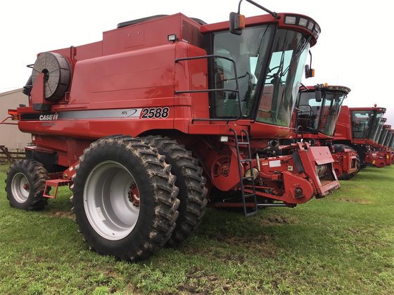 Case IH 2588 Combine