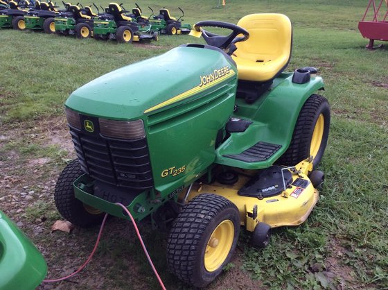 John Deere GT235 Lawn Mower