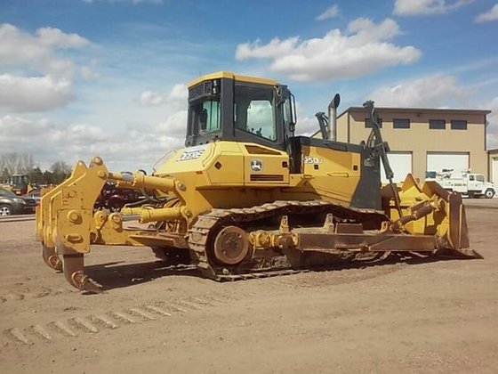 John Deere 950J Dozer