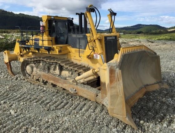 Komatsu D475A-5 Dozer