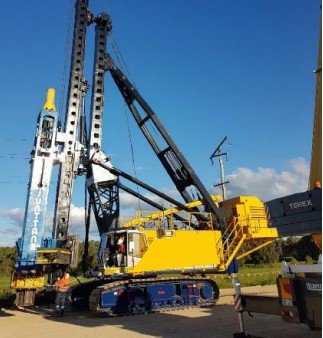 Liebherr HS 883 Crane