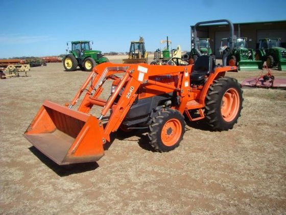 Kubota L3400 Tractor