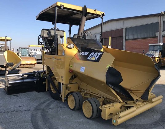 Caterpillar AP500 Asphalt Paver