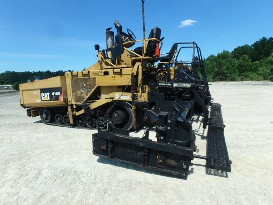 Caterpillar AP-1055D Asphalt Paver