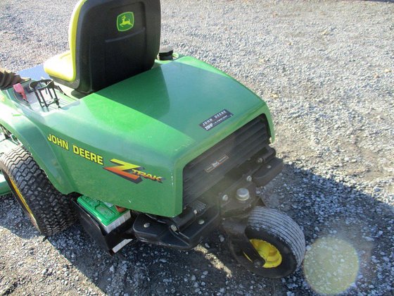 John Deere F620 Lawn Mower