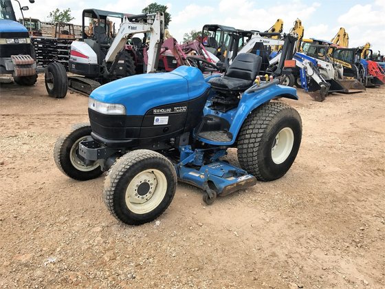 New Holland TC33 Tractor