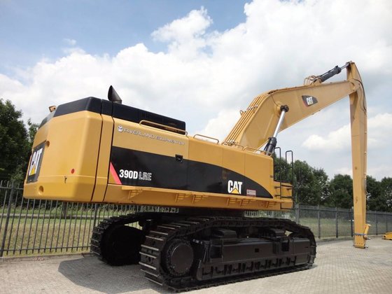 Caterpillar 390 Excavator